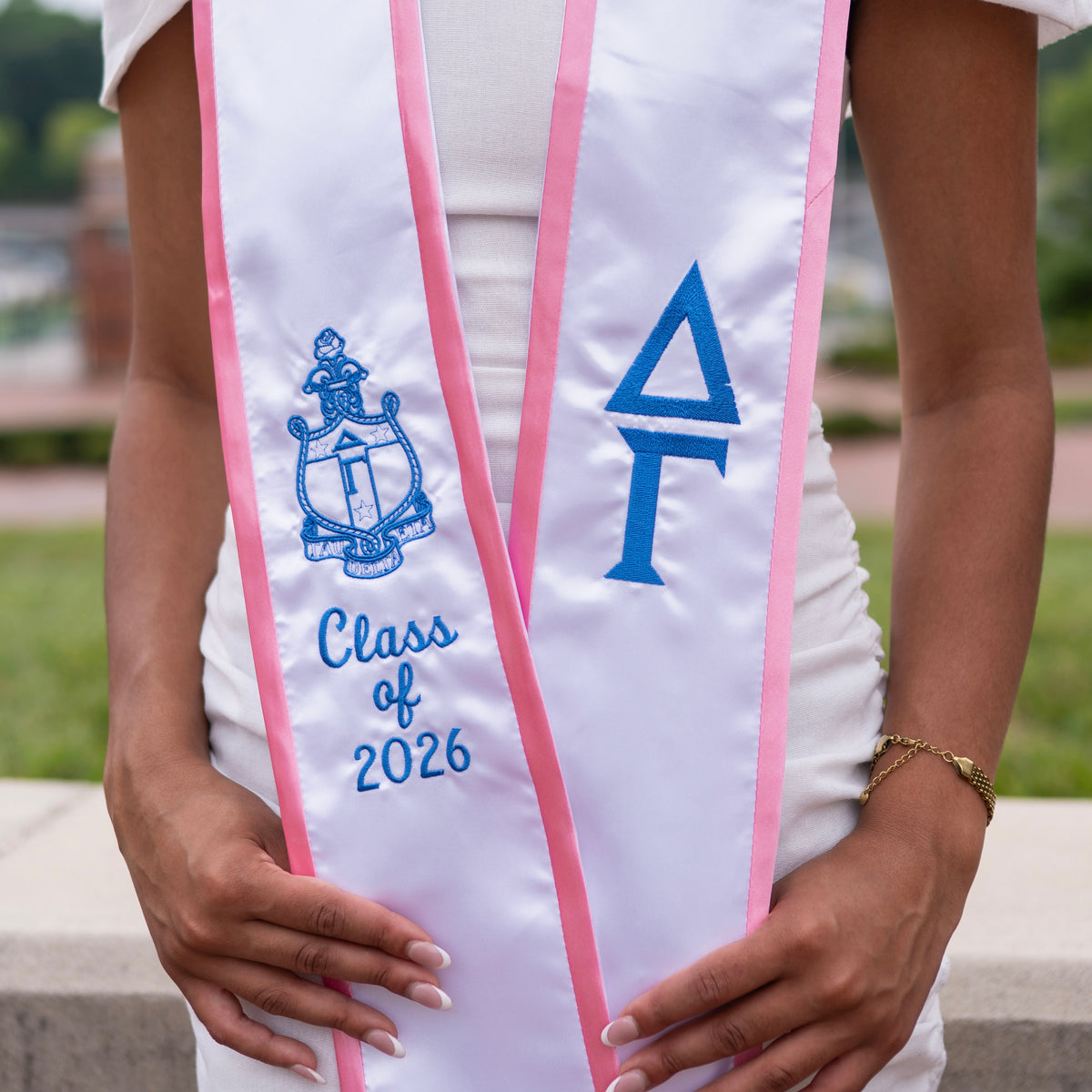 Delta Gamma Minimalistic Crest Sorority Graduation Stole – Greek Letter Co.